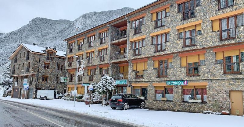 Hotel Antic 3000, La Cortinada: reserve the best hotels on HotelFriend