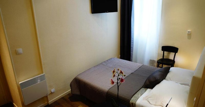 Hotel Zora, Paris: photos and rooms on HotelFriend