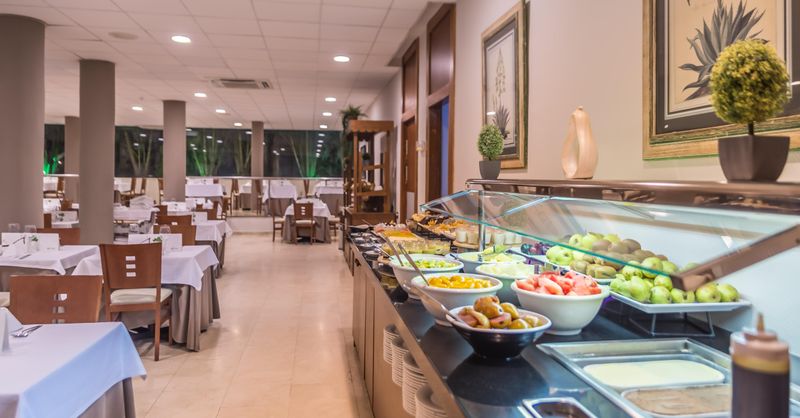 Roc lago rojo (adults only) in Torremolinos - easy hotel booking on ...