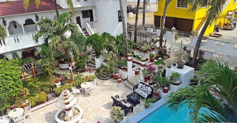 White Castle Resort & Hotel in Calatagan - photos and rooms on HotelFriend