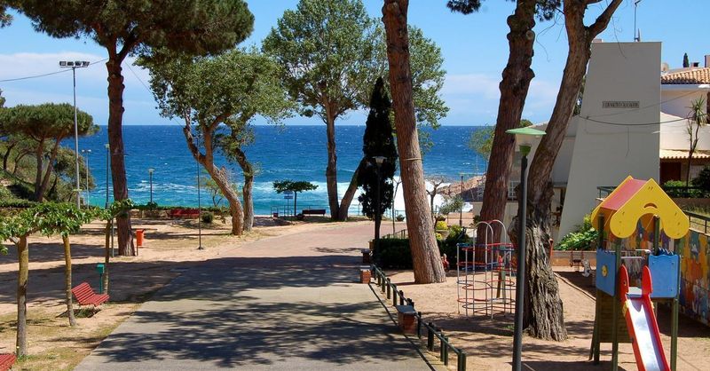 Fenêtre Sur la Mer Cala Salions in Tossa de Mar: book accommodation on ...