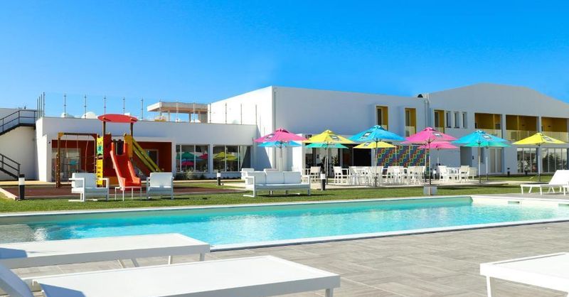Ride surf resort & spa, Baleal: photos and rooms on HotelFriend