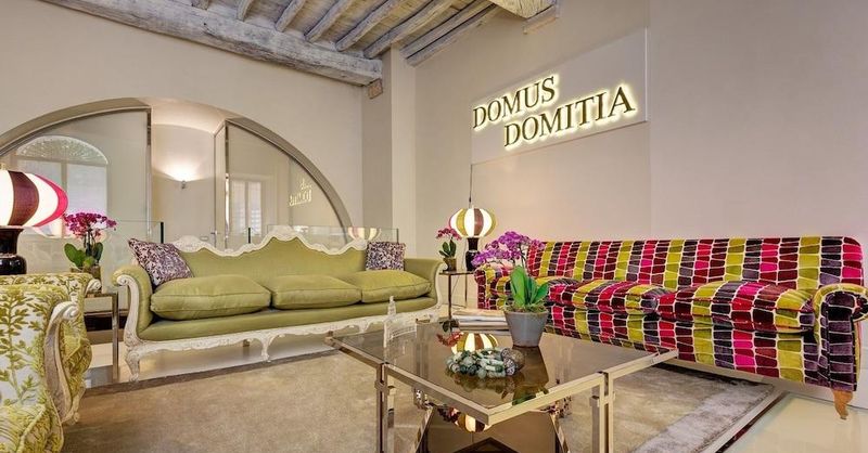 Domus Domitia Luxury House, Rome: easy hotel booking on HotelFriend