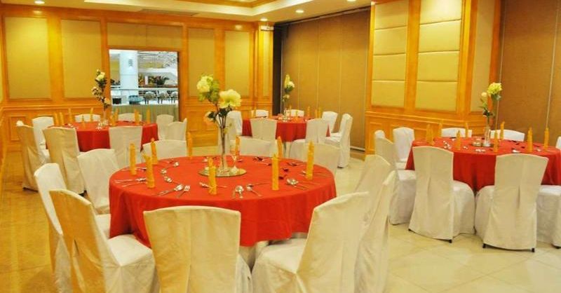 Caliraya Resort Club, Lumban - room reservation on HotelFriend