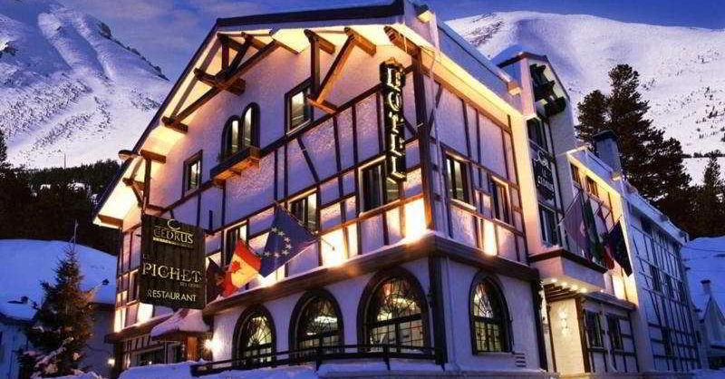 Le Cedrus Suites Hotel, Al Arz - room booking on HotelFriend