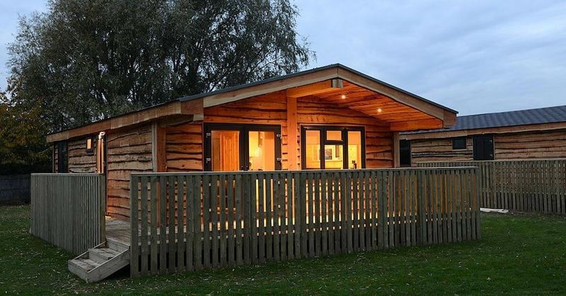 Woodlakes Park in King's Lynn: easy hotel booking on HotelFriend