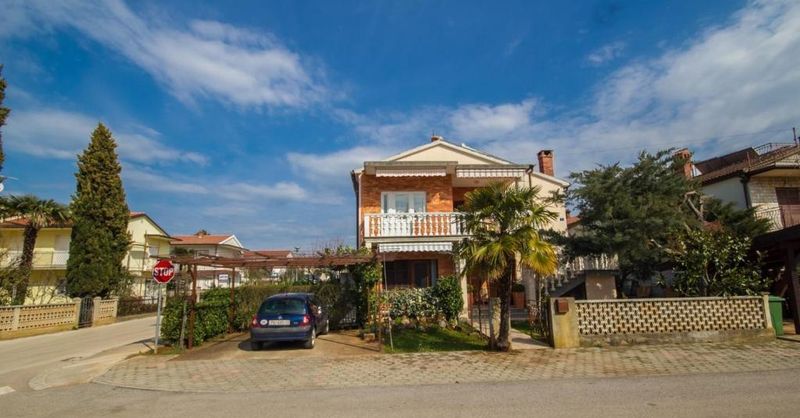 Ana House with Apartments in Umag: photos and rooms on HotelFriend