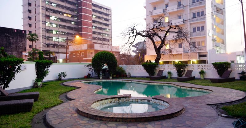 Rainbow Hotel Mocambique in Beira: easy hotel booking on HotelFriend