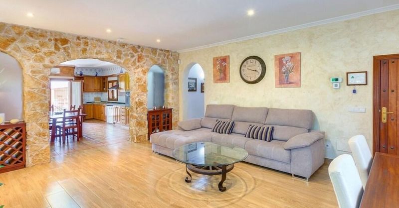 Cozy Mansion with Swimming Pool in Buger Majorca: online buchen bei ...