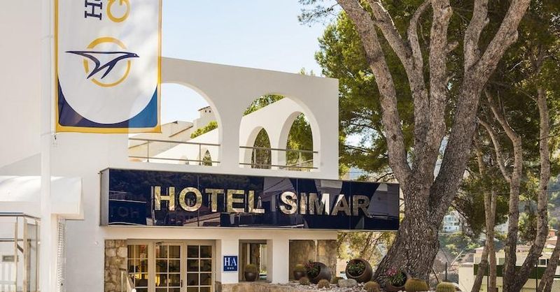 Globales simar, Cala San Vicente - photos and rooms on HotelFriend