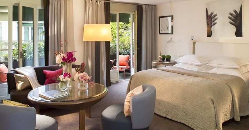 Pershing Hall in Paris: easy hotel booking on HotelFriend