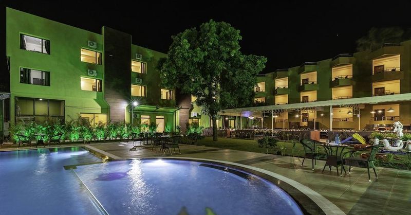 Kalyanam Hotel & Resort, Mhow: easy hotel booking on HotelFriend