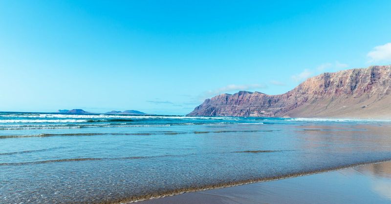 Famara beach, Lanzarote - photos, rooms, and prices for hotels near the ...